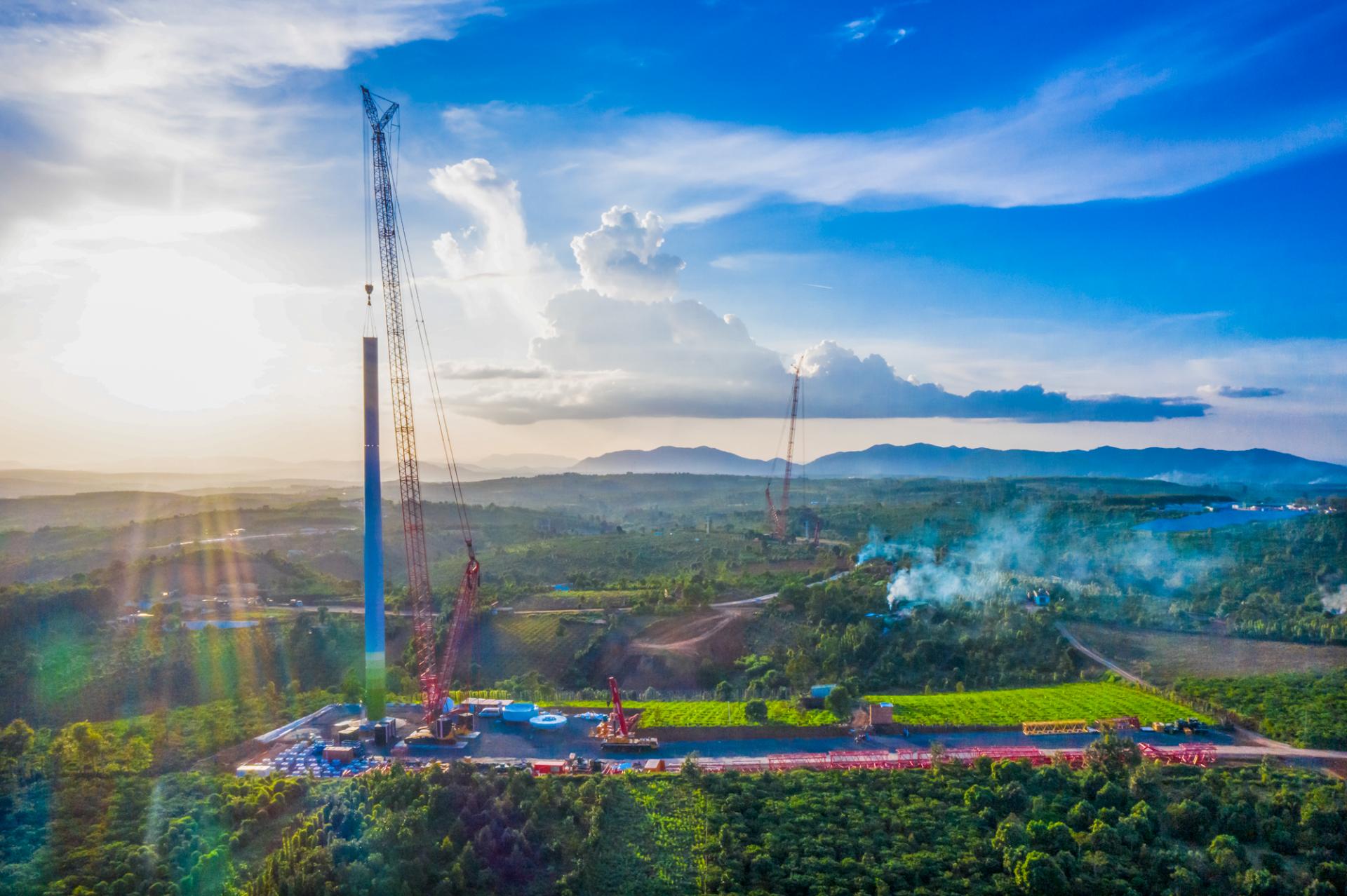 Trên cánh đồng điện gió lớn nhất Việt Nam